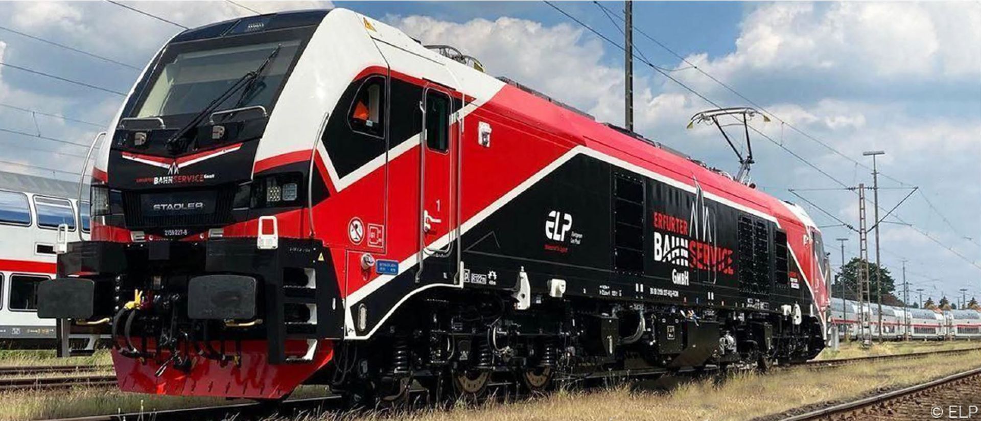 Sudexpress N1592271 - Stadler Dual-Mode Lok 159 227-8 der EBS